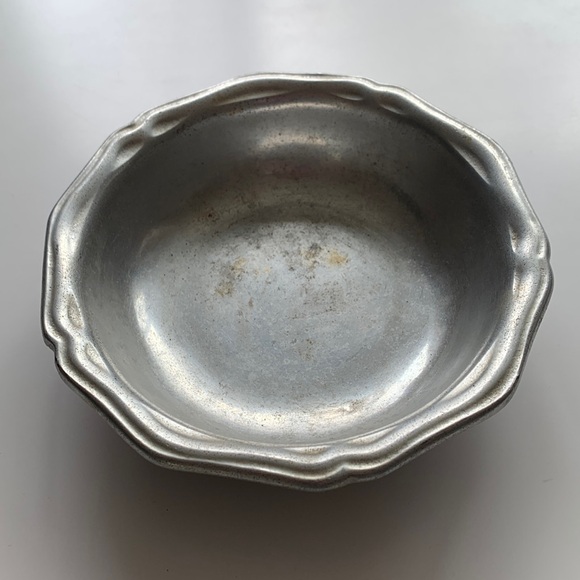 Wilton Armetale | Dining | Vintage Rwp Wilton Mount Joy Pa Ruffled ...